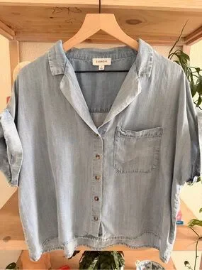 Evereve | Tops | Evereve Chambray Denim Buttonfront Womens Top | Poshmark